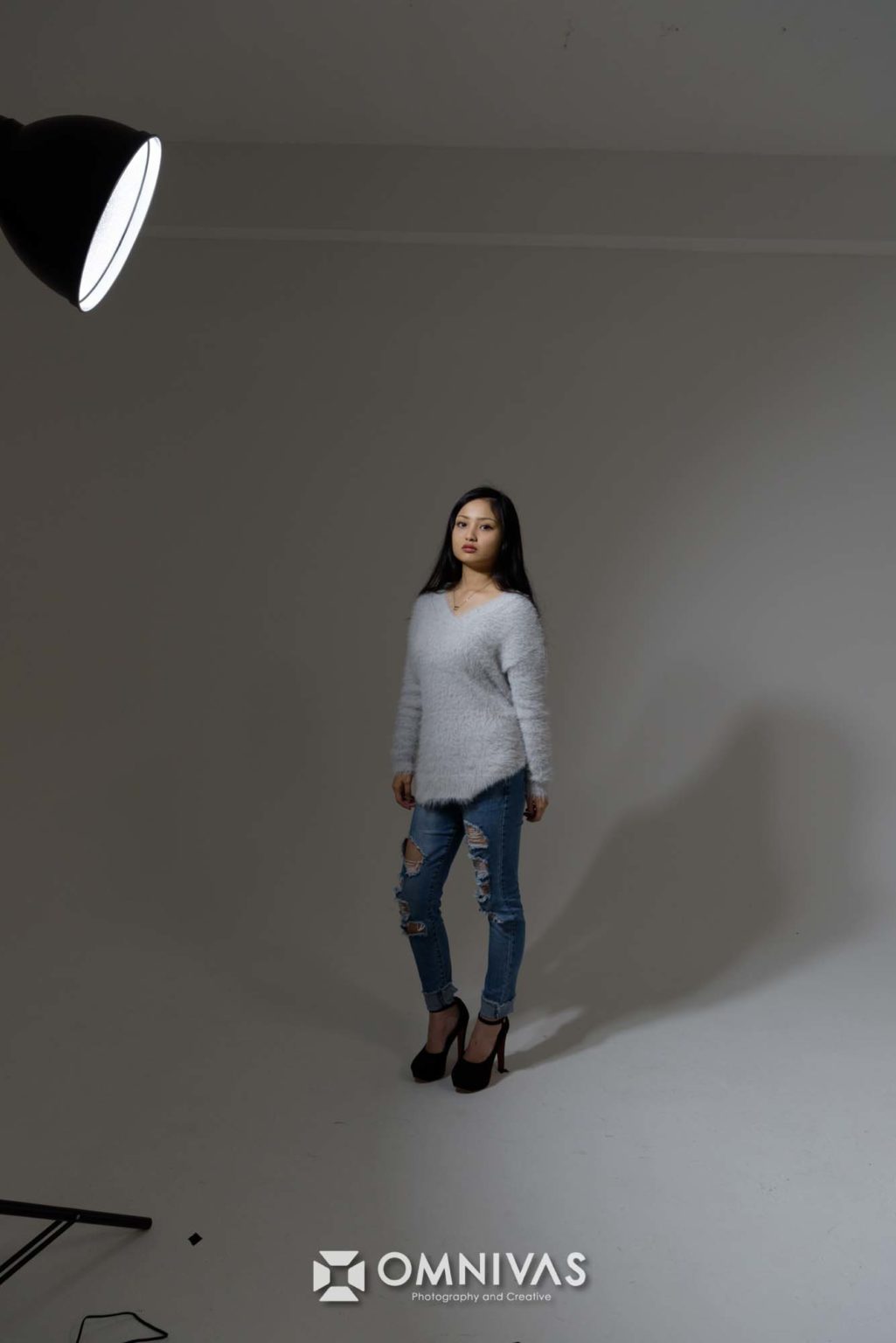 【モデル撮影】1灯で変化を作る！ライティング比較【迷ったときに見返したい】 │ 撮影機材のOMNIVAS（オムニバス）