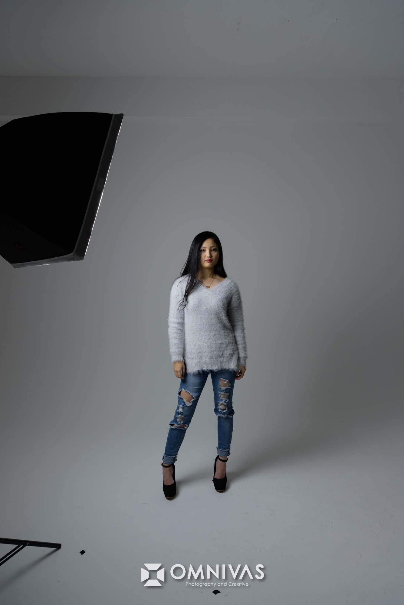 【モデル撮影】1灯で変化を作る！ライティング比較【迷ったときに見返したい】 │ 撮影機材のOMNIVAS（オムニバス）