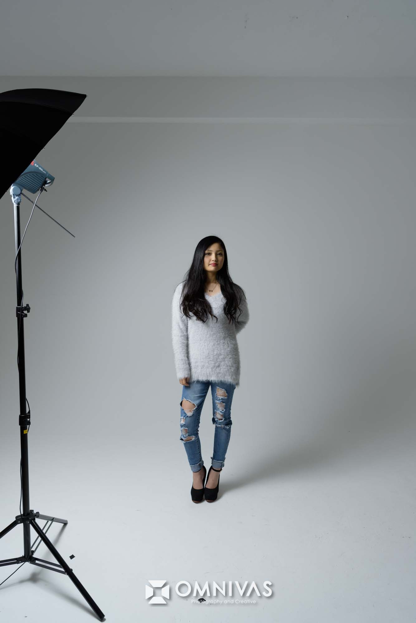 【モデル撮影】1灯で変化を作る！ライティング比較【迷ったときに見返したい】 │ 撮影機材のOMNIVAS（オムニバス）