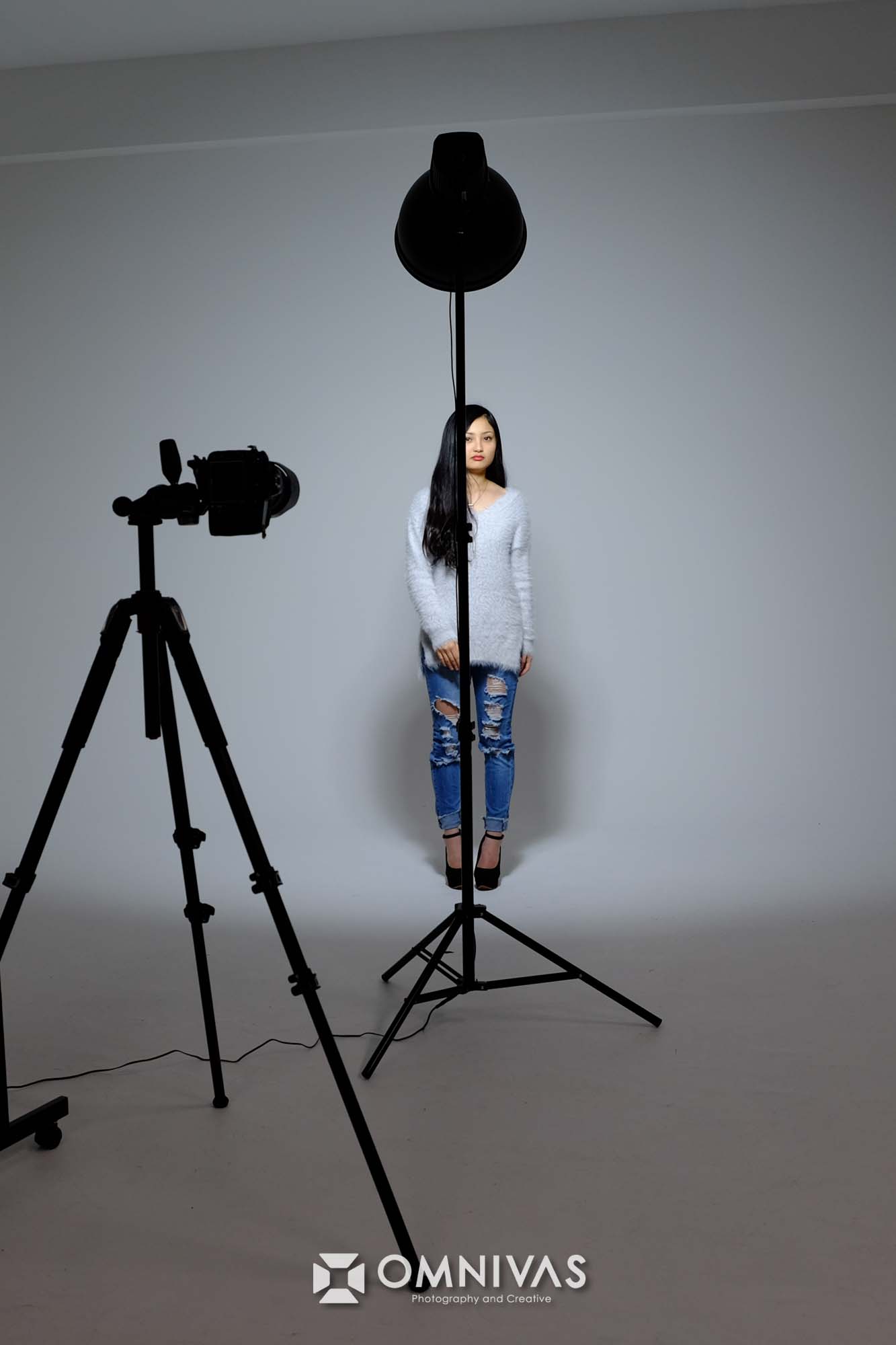 【モデル撮影】1灯で変化を作る！ライティング比較【迷ったときに見返したい】 │ 撮影機材のOMNIVAS（オムニバス）