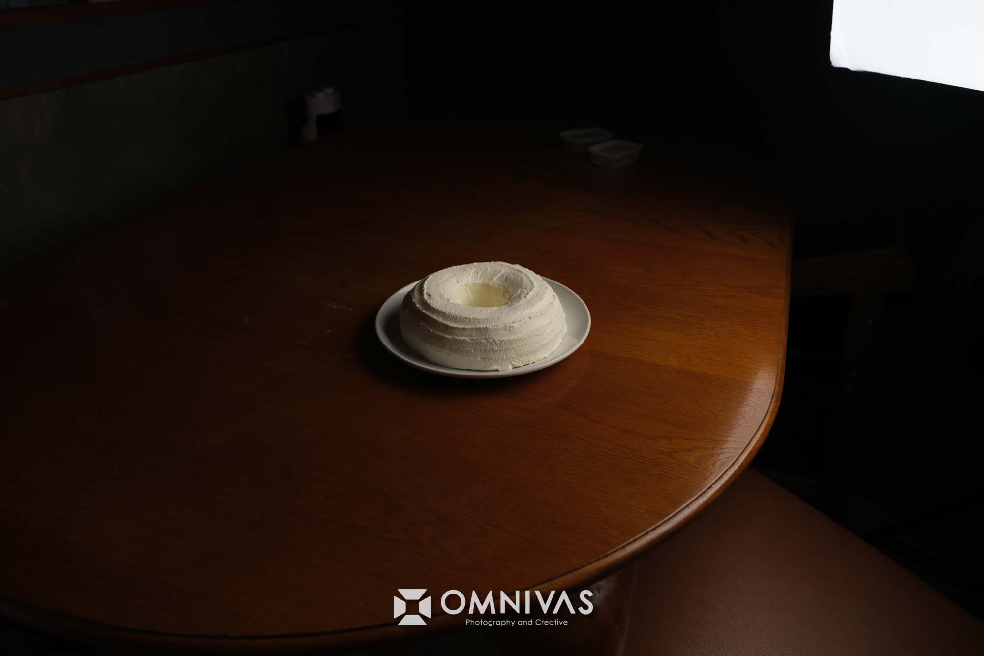 【四畳半深夜撮影】光質変化自由自在！夜なのに昼間のカフェっぽく撮る【LEDライティング】 │ 撮影機材のOMNIVAS（オムニバス）