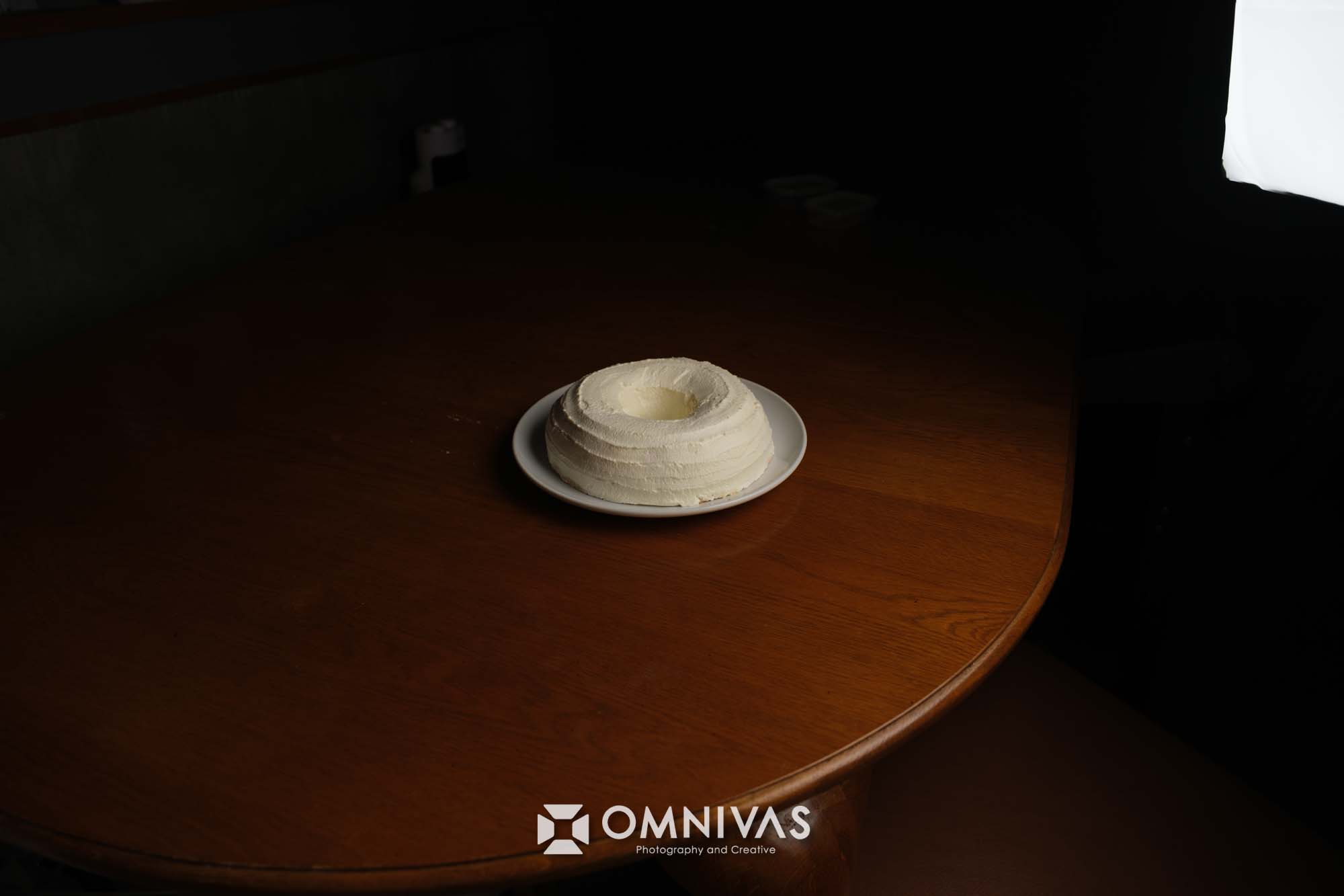 【四畳半深夜撮影】光質変化自由自在！夜なのに昼間のカフェっぽく撮る【LEDライティング】 │ 撮影機材のOMNIVAS（オムニバス）