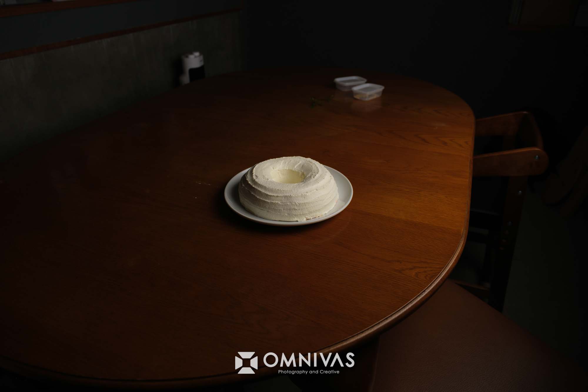 【四畳半深夜撮影】光質変化自由自在！夜なのに昼間のカフェっぽく撮る【LEDライティング】 │ 撮影機材のOMNIVAS（オムニバス）